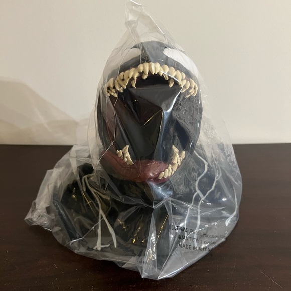 Marvel | Dining | New Venom The Last Dance Popcorn Bucket Head ...
